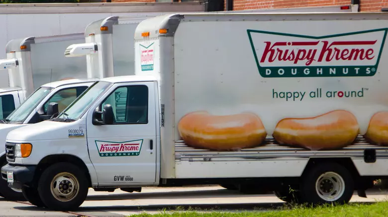 Krispy Kreme erroskilak entregatzeko kamioiak