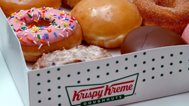 Krispy Kreme donuts نىڭ قۇتىسى