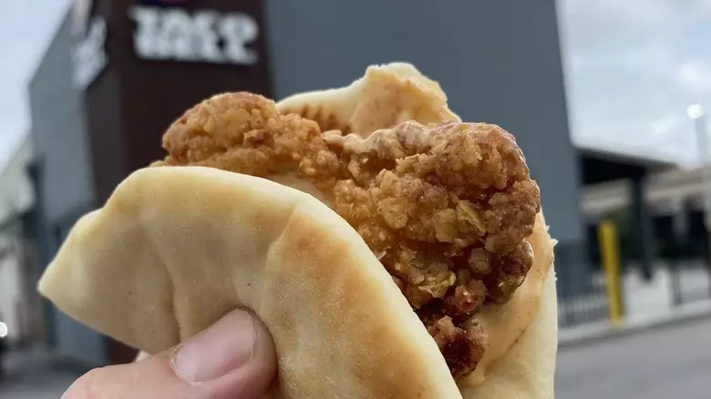 Taco Bell Xırtıldayan Toyuq Sandviçi Taco