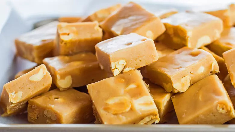 yeryong'oqli fudge kvadratchalari