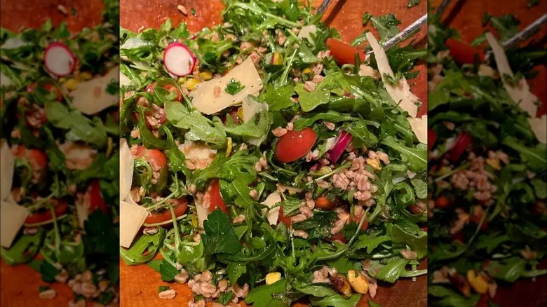 Salad Farro Charlie Bird của Ina Garten