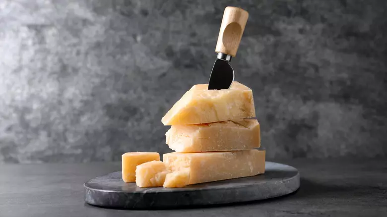 Parmesan warankasi Àkọsílẹ