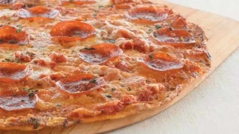 Pepperoni pizza a kaliforniai pizzakonyhából