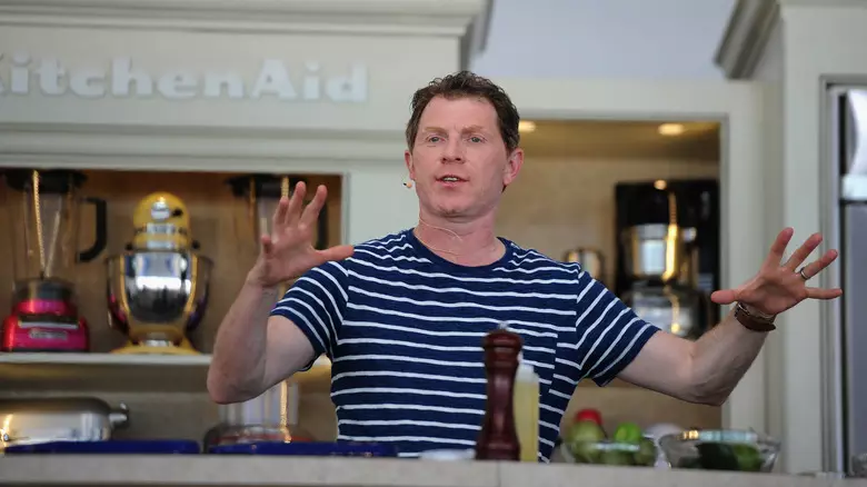 Bobby Flay an engem gesträifte Shirt