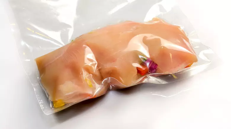 Chicken mu sous video bag