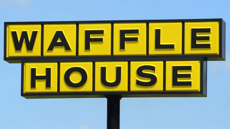 Вивіска Waffle House