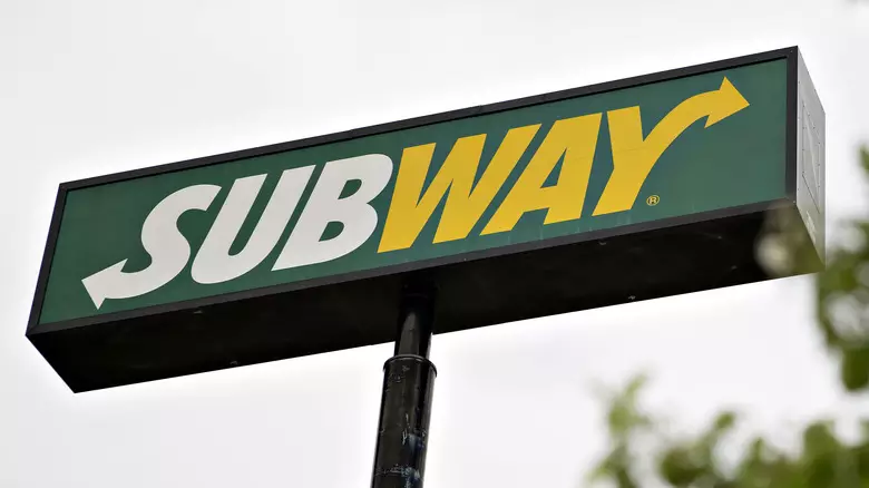 Usa ka timaan sa Subway