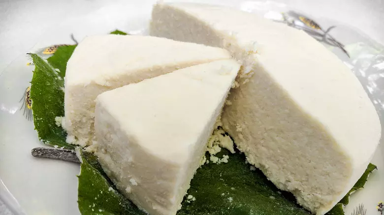 Μπλοκ τυρί Cotija σε φέτες
