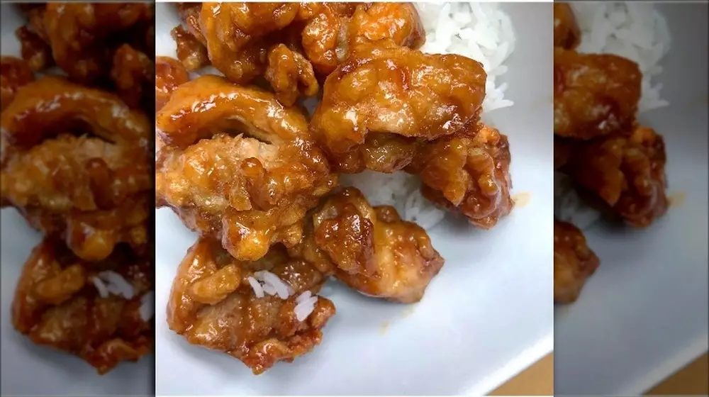 Trader Joe's Mandarin Orange Chicken pripravljen