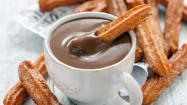 churros ve çikolata