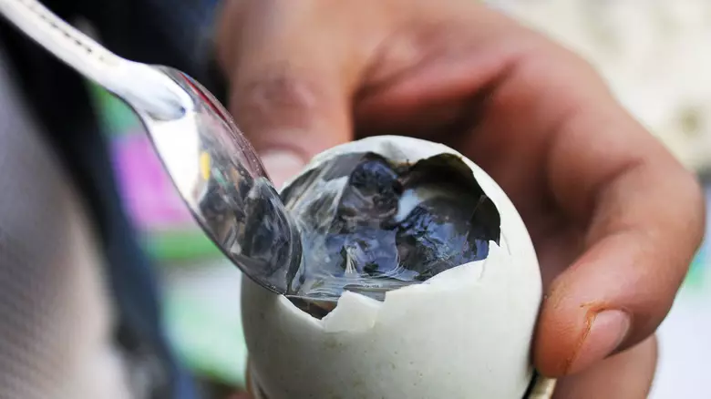 diner nembongkeun jero hiji balut