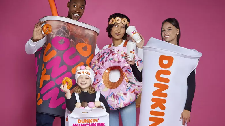 Kostum Halloween Dunkin 2021