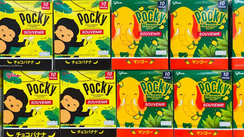 krabice manga a čokoládového banánu Pocky v Thajsku