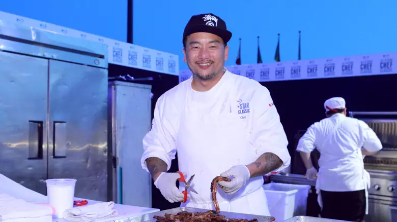 Roy Choi en la cocina