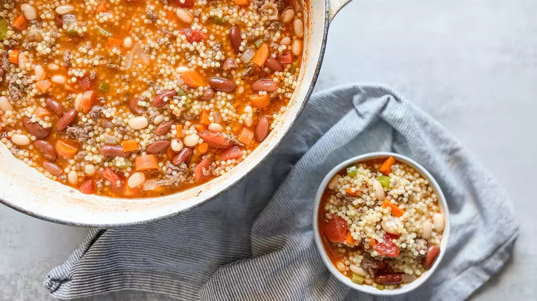 tencerede makarna e fagioli