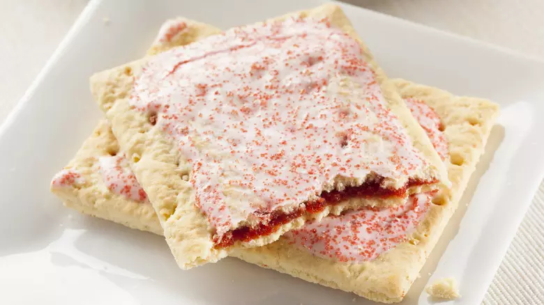 IiPop-Tarts ezimbini kwipleyiti