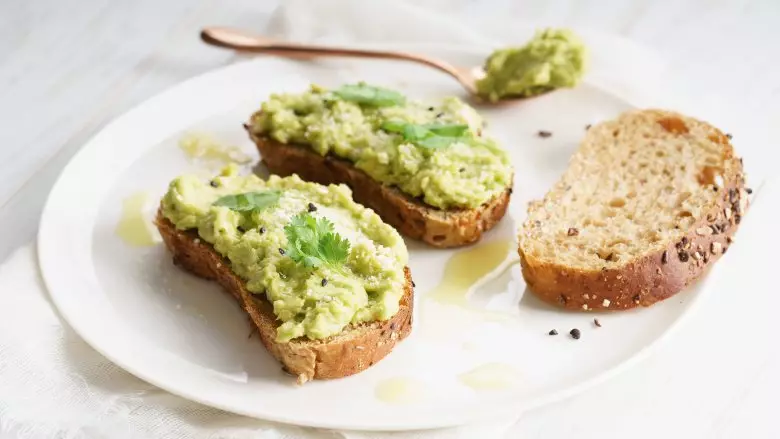 tostadas de aguacate