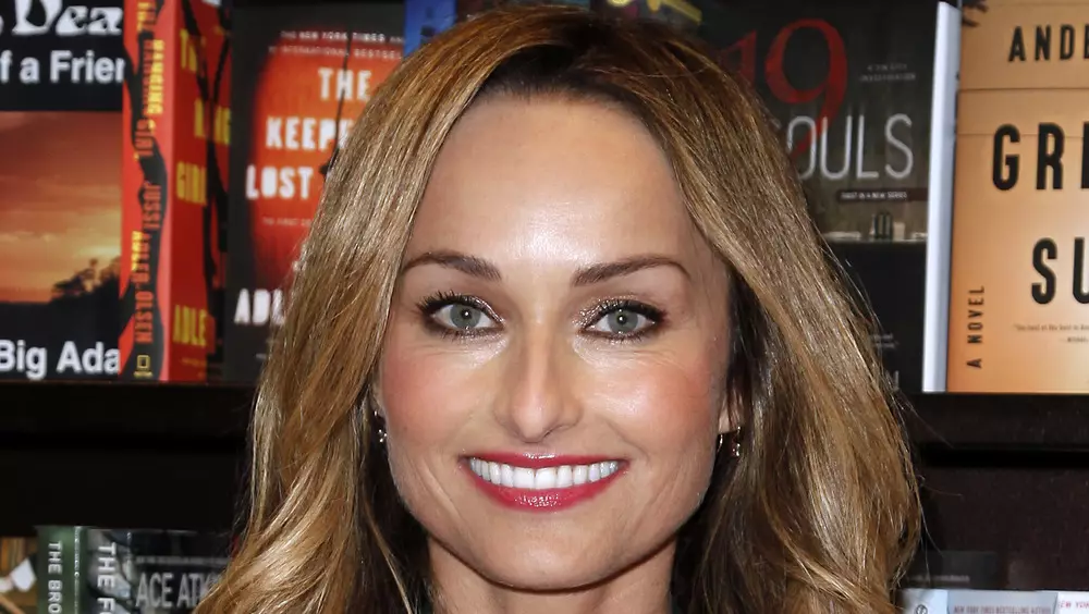 Giada De Laurentiis у блискучих тінях для повік