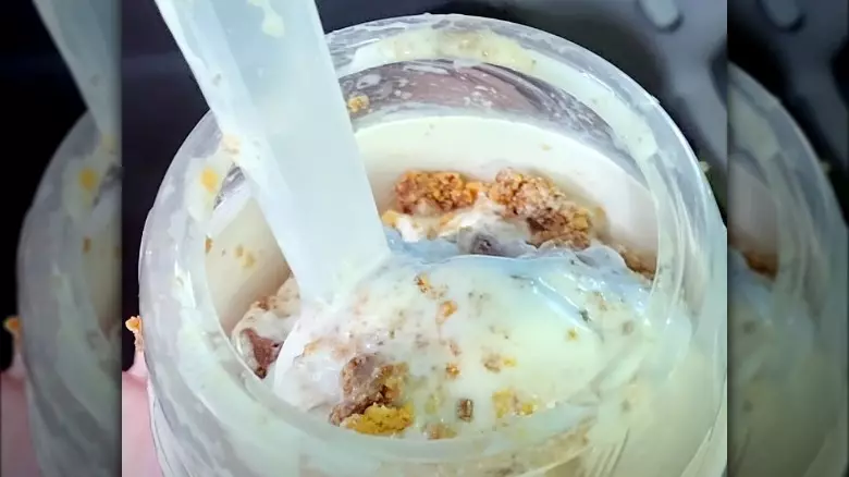 પીનટ બટર ક્રંચ mcflurry