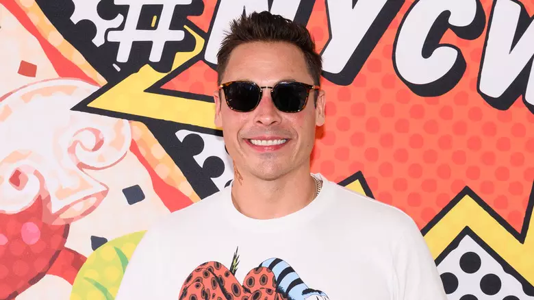 Jeff Mauro con gli occhiali da sole