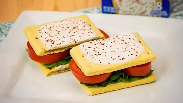 sandwich ea pop tart