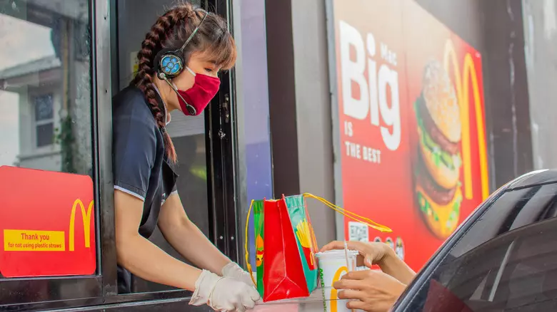 UMcDonald's drive-thru