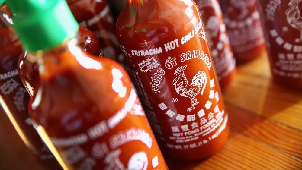 Poteli o sriracha