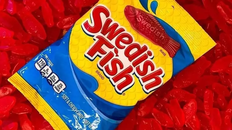 sarı, qırmızı və mavi İsveç balıq çantası