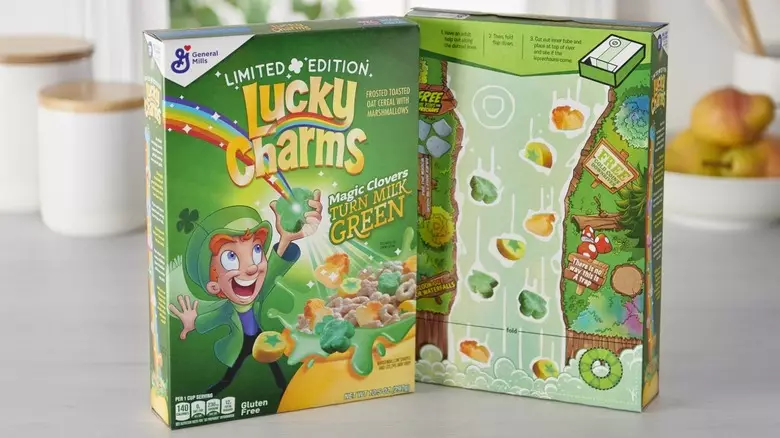 Kotak Lucky Charms di kaunter