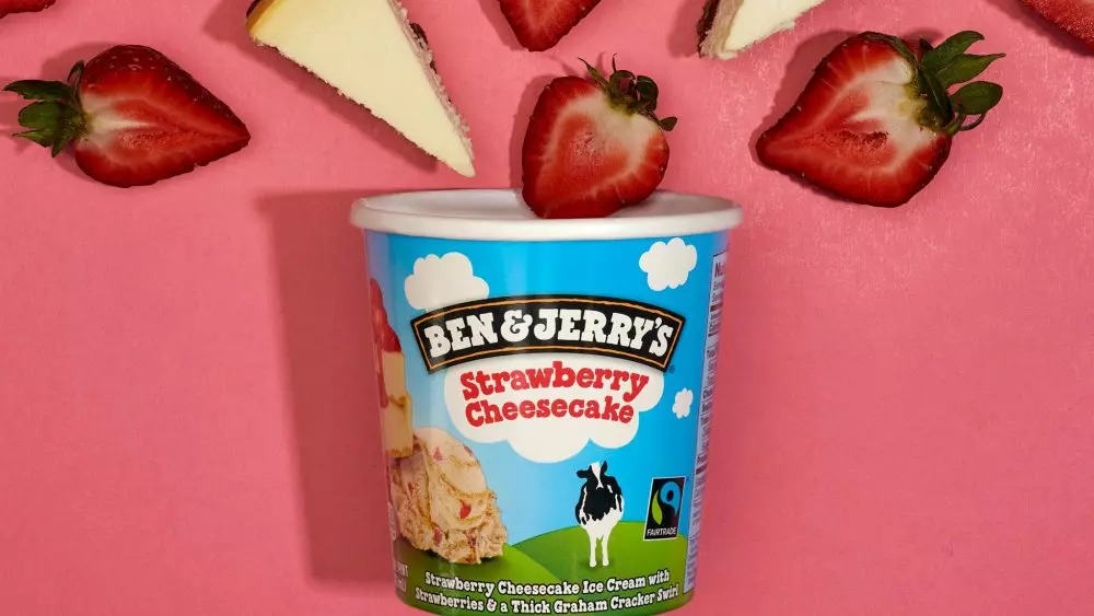 Ben & Jerry's Strawberry Cheesecake dondurması