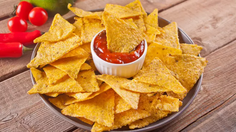 Chips och salsa