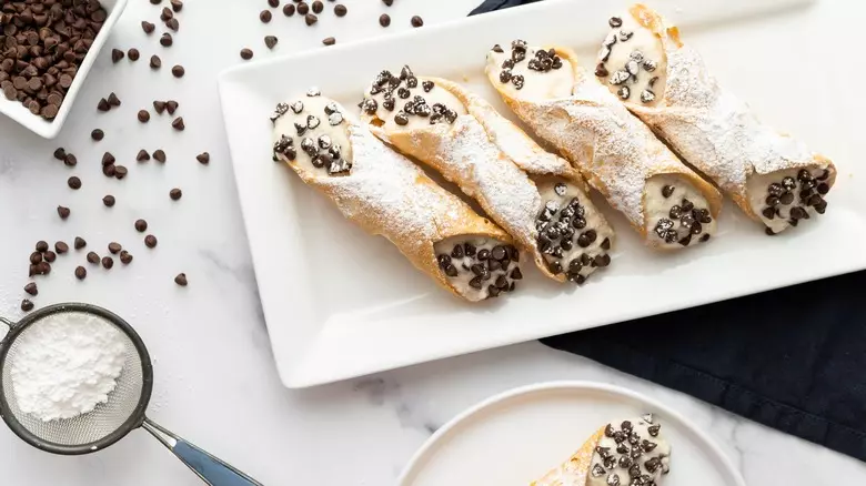 cannolis zhora