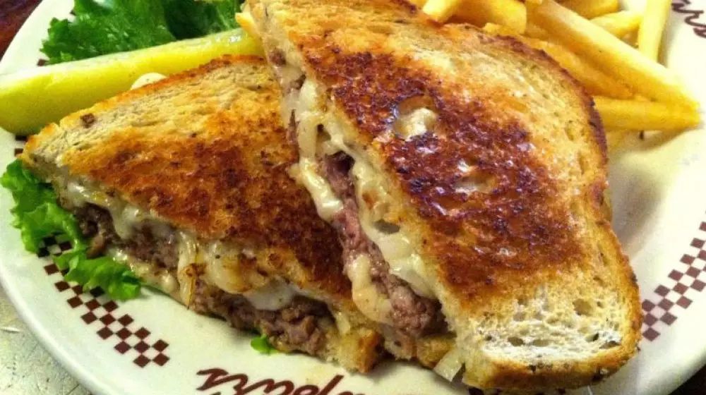 ແຊນວິດ Patty melt