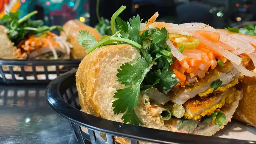 Bahn mi sandwich