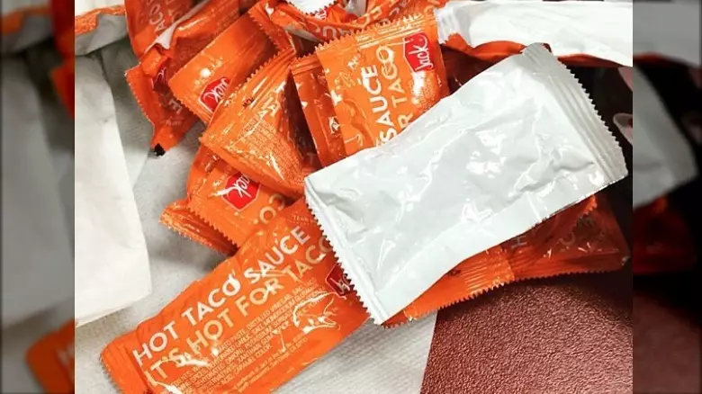 jack sa kahon taco sauce