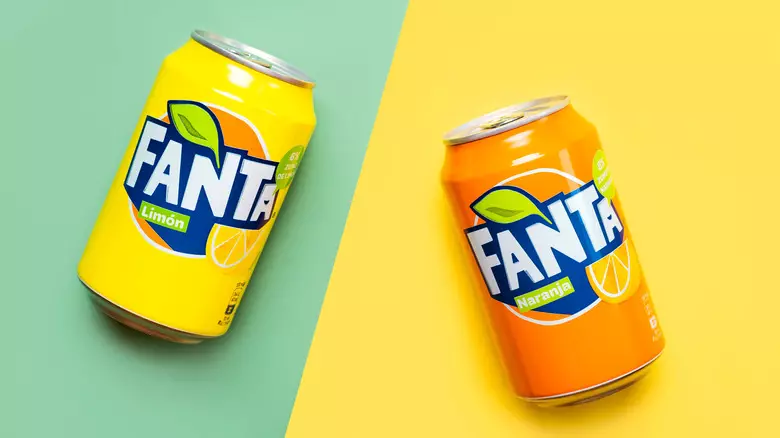 lattine di fanta al limone e arancia