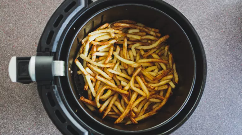 frietjes in airfryer