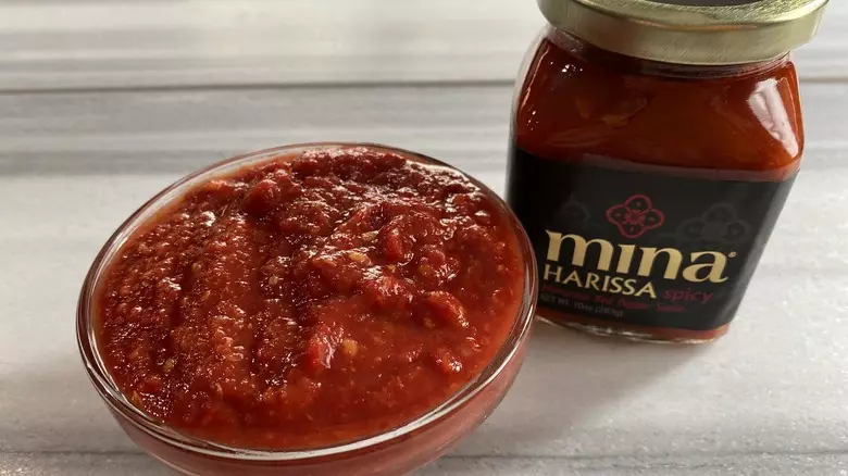 harissa na smažené kuře