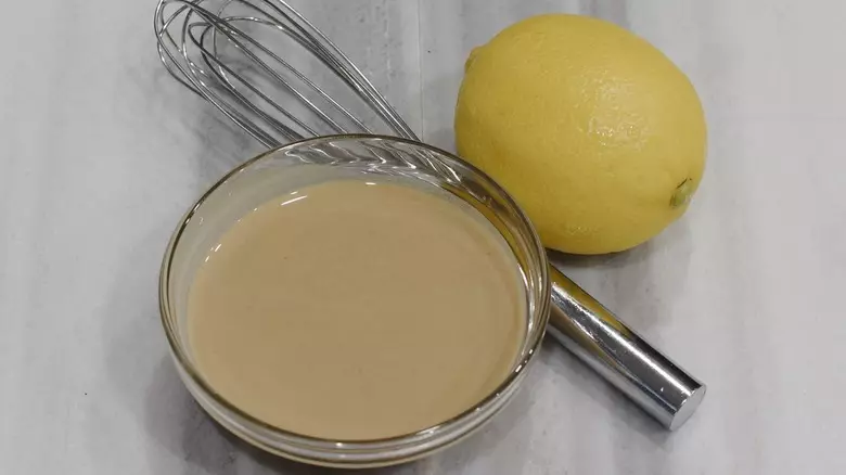 tahini na smažené kuře