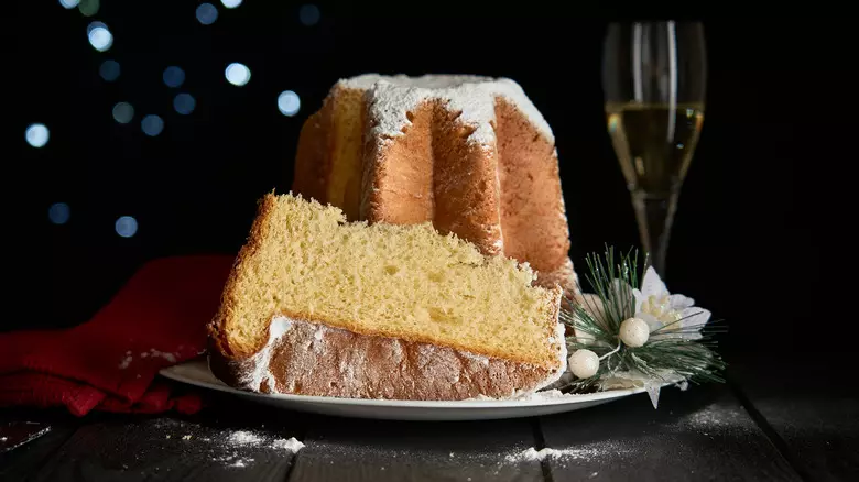 Pandoro Italian ikhekhe iholide