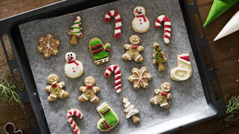 Kerstkoekjes op bakplaat