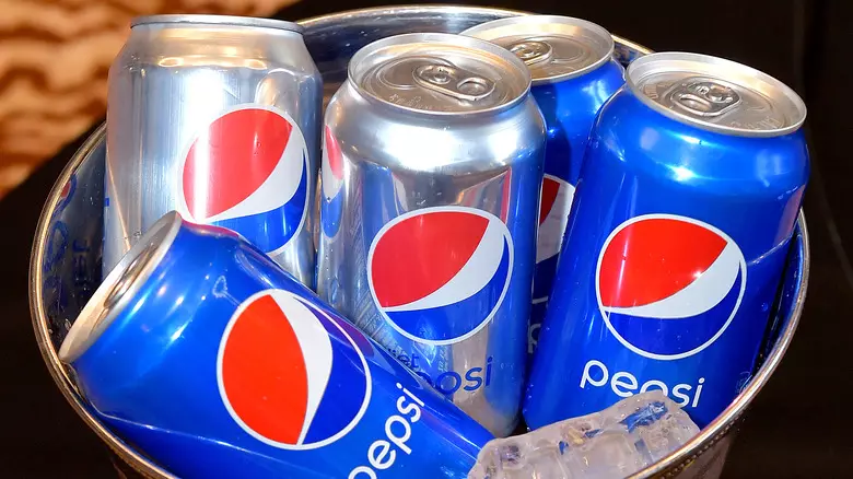 Latas de Pepsi