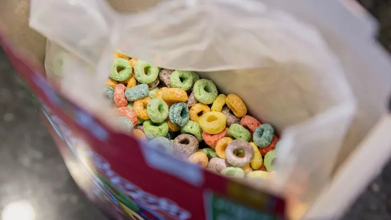 “Froot Loops” -yň açyk gutusy