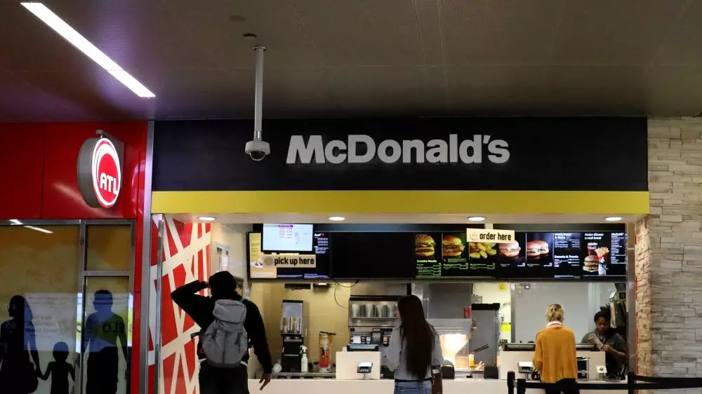 Atlanta Beynəlxalq Hava Limanında McDonald's