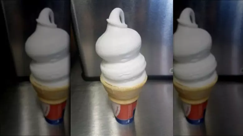 Vienkāršs vaniļas konuss no Dairy Queen