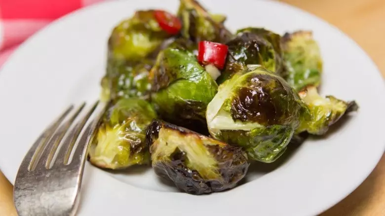 Piring tina brussels sprouts