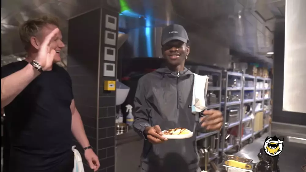 Gordon Ramsay și Lil Nas X fac panini