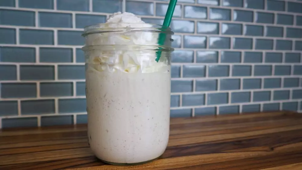 3 ingredientų kopijavimo Starbucks Vanilla Bean Créme Frappuccino receptas