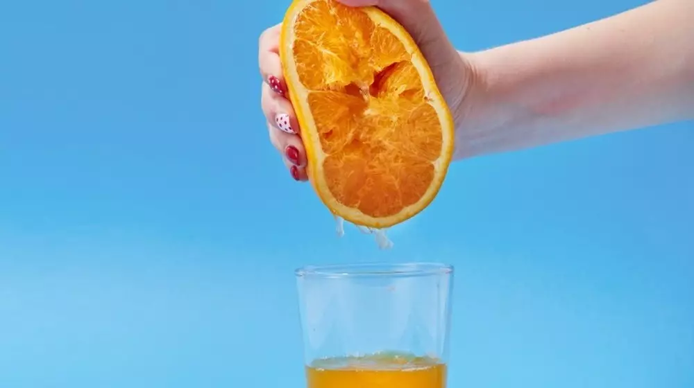 Svježe ceđeni voćni sok