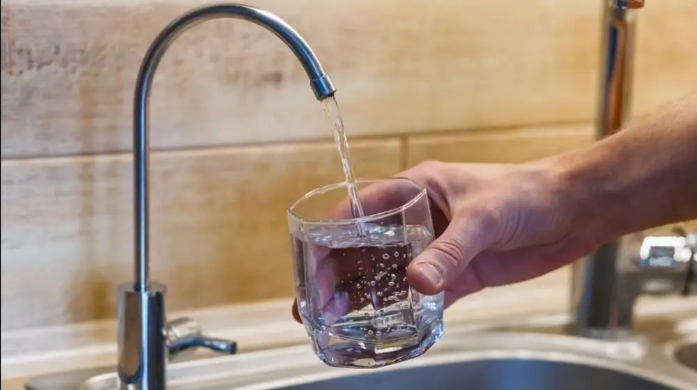 Чаша вода од чешма